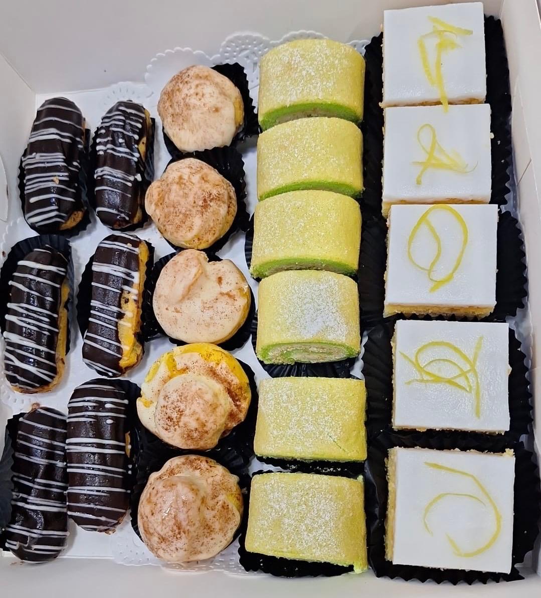 (SW02A) Assorted Mini Pastries (Set B) - Very popular! – The ROYALS Cafe